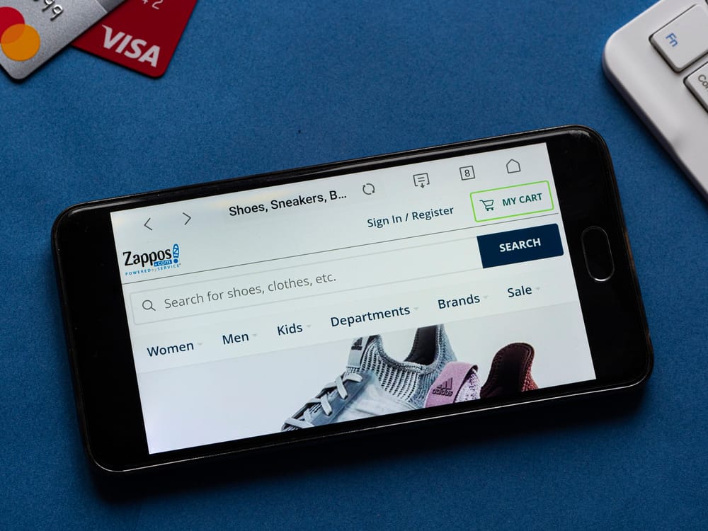 Zappos SWOT Analysis: Customer Service is Critical in Online Shopping