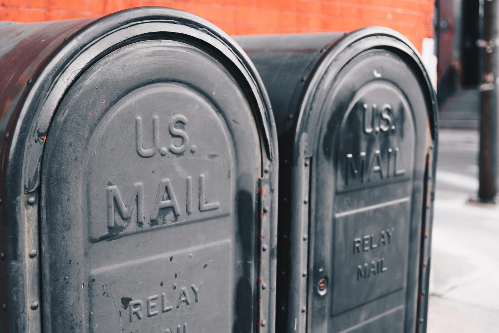 USPS SWOT Analysis: Traditional Postal Service in a Digital World