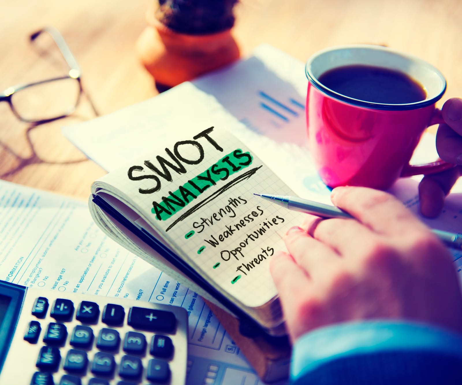 Understanding Competitor SWOT Analysis: A Strategic Overview In 4 Steps