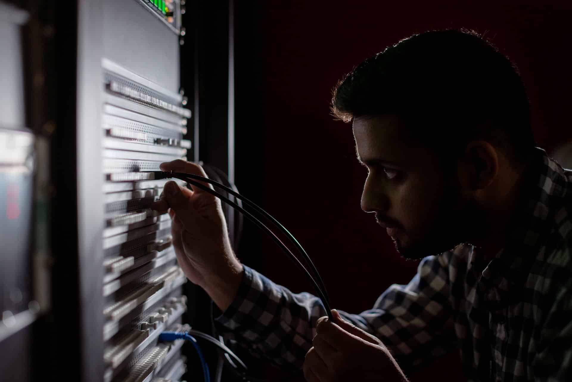 Information Technology SWOT Analysis: Pros and Cons of a Business IT ...