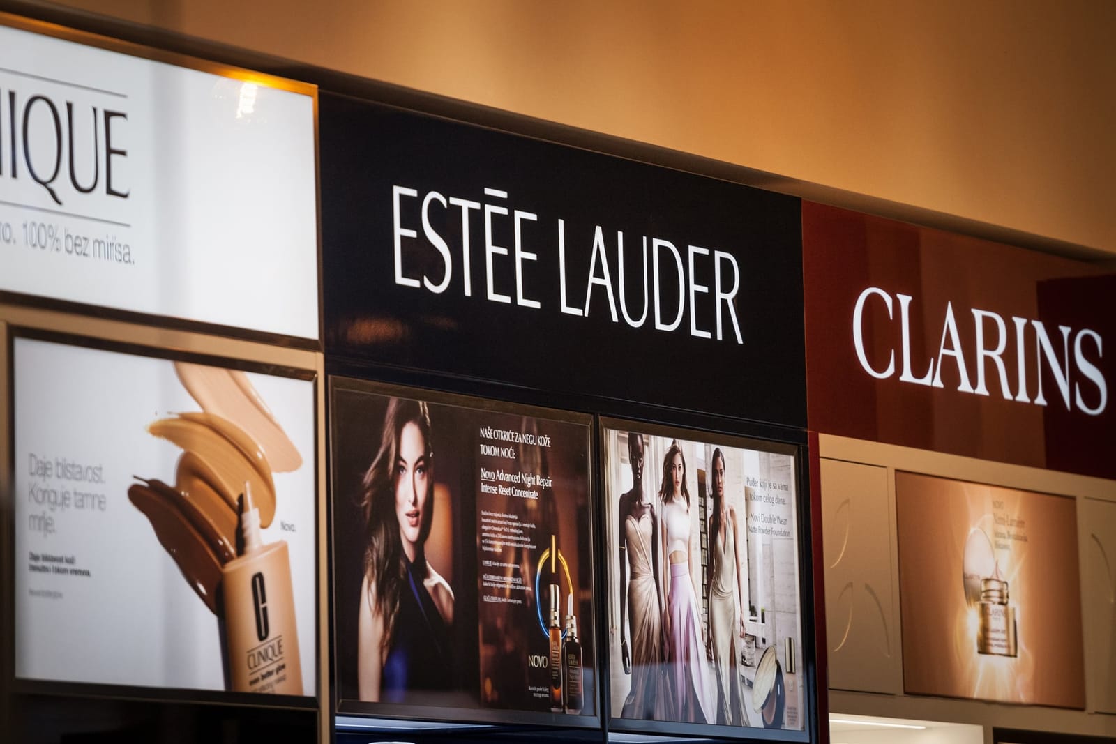 Estee Lauder SWOT Analysis: A Pioneer in the Competitive Cosmetics Industry
