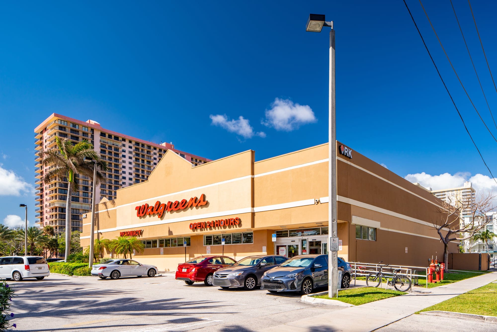 Walgreens SWOT Analysis: Startling Brand Found in Soaring Competition